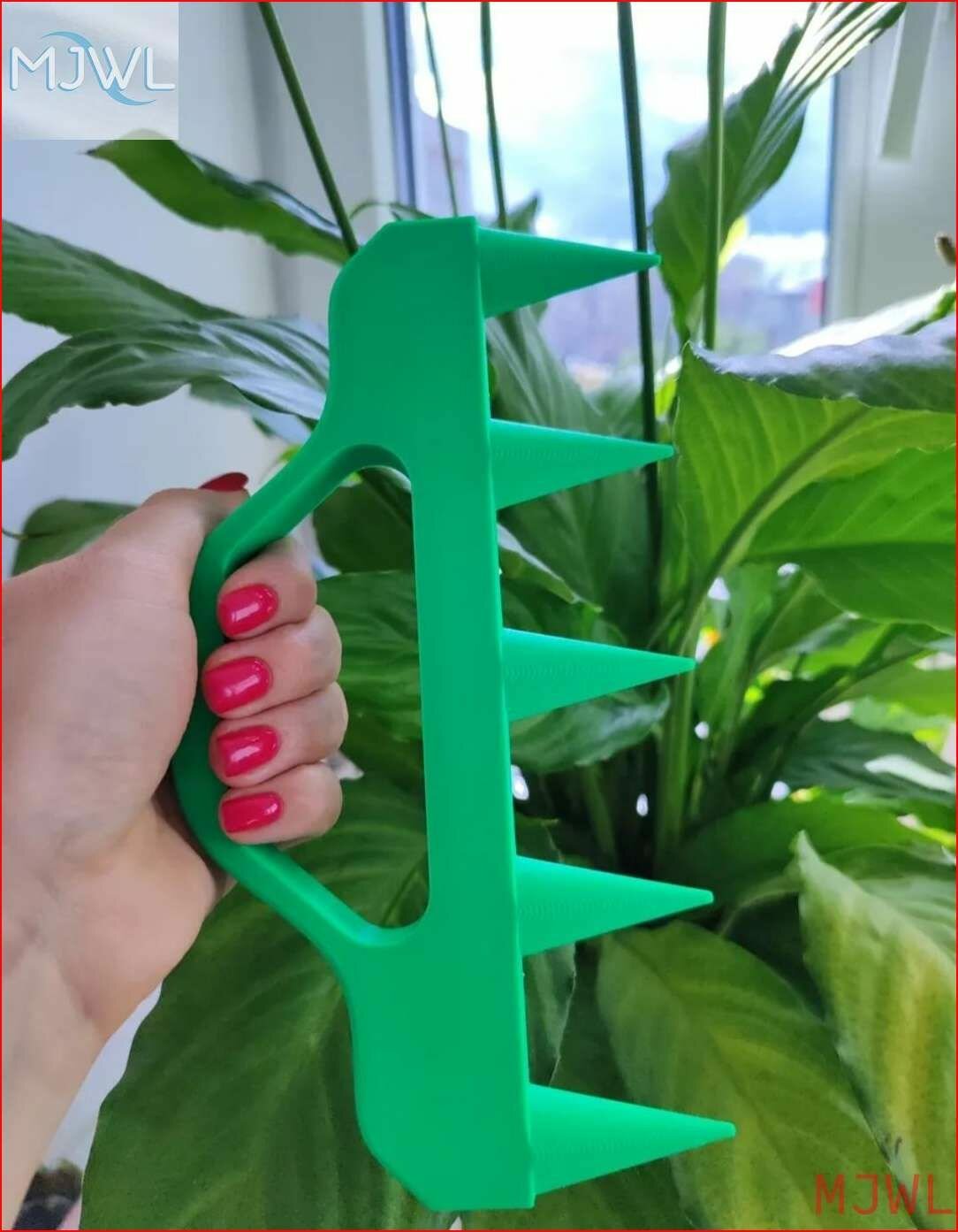 Гребень для посева семян и посадки растений. Сеялка. Разбрасыватель