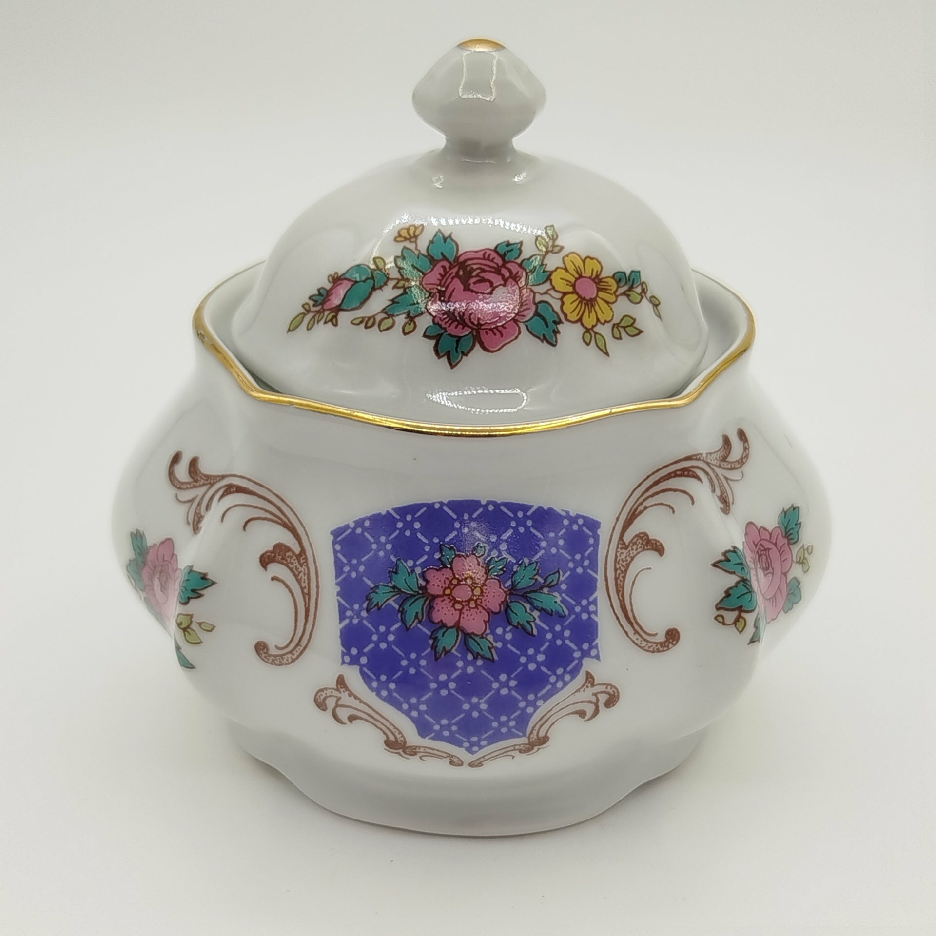 Сахарница с цветочным декором, фарфор, деколь, золочение, Bohemia (Neurohlau)