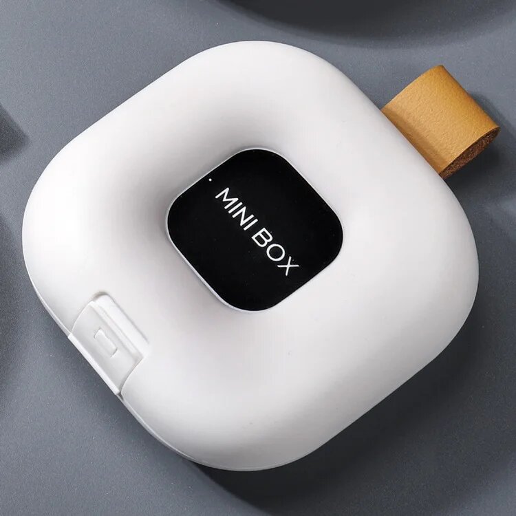 MOONBIFFY Мини-диспенсер для таблеток 7 дней White - Square