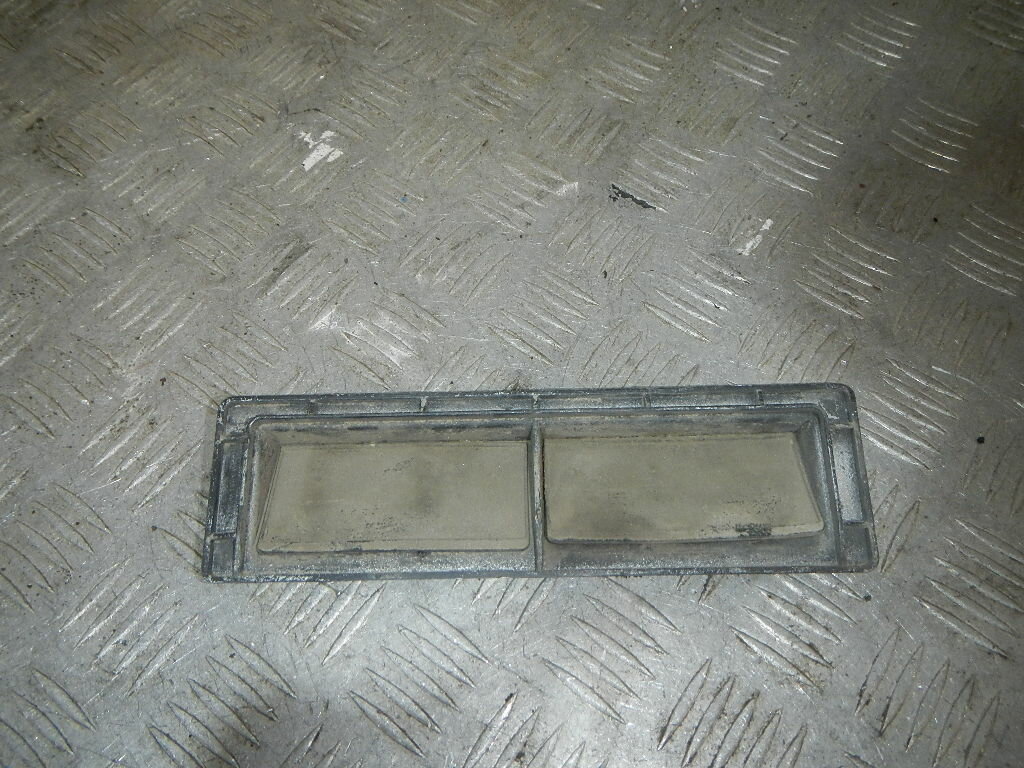 Б/У Решетка вентиляционная, Hyundai (Хендэ)-ACCENT (00-12) HYUNDAI ACCENT (00-12) Повреждены нижние места крепления. 610...