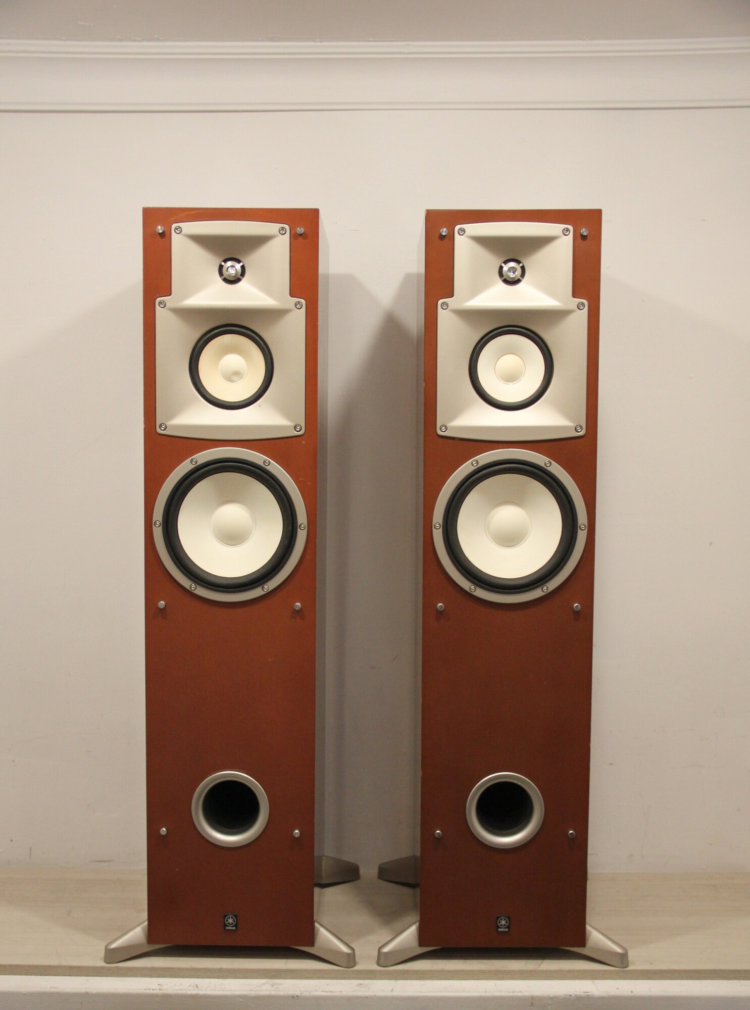 Акустика Yamaha NS-6HX