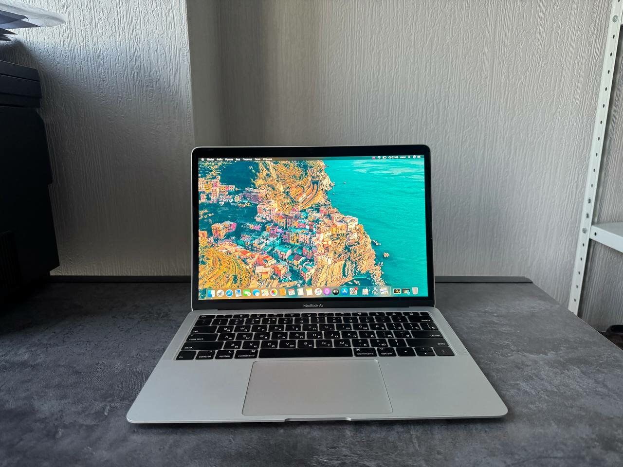 Ноутбук Apple MacBook Air 13 2018, Intel Core i5 1.6 ГГц, 8/256 ГБ, Intel UHD Graphics 617, русская клавиатура