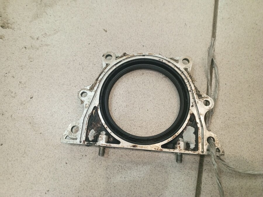 Крышка коленвала задняя от Toyota PLATZ 1999-2005