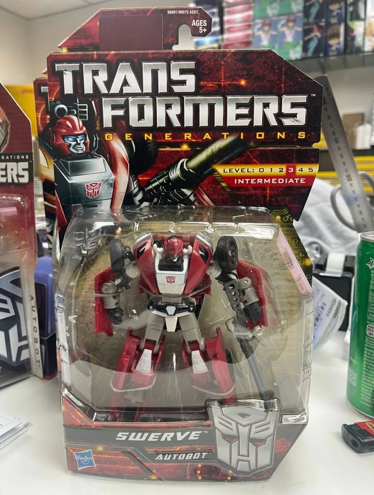 Трансформеры игрушки Hasbro Transformers Generations Level 3 Intermediate Autobot Swerve