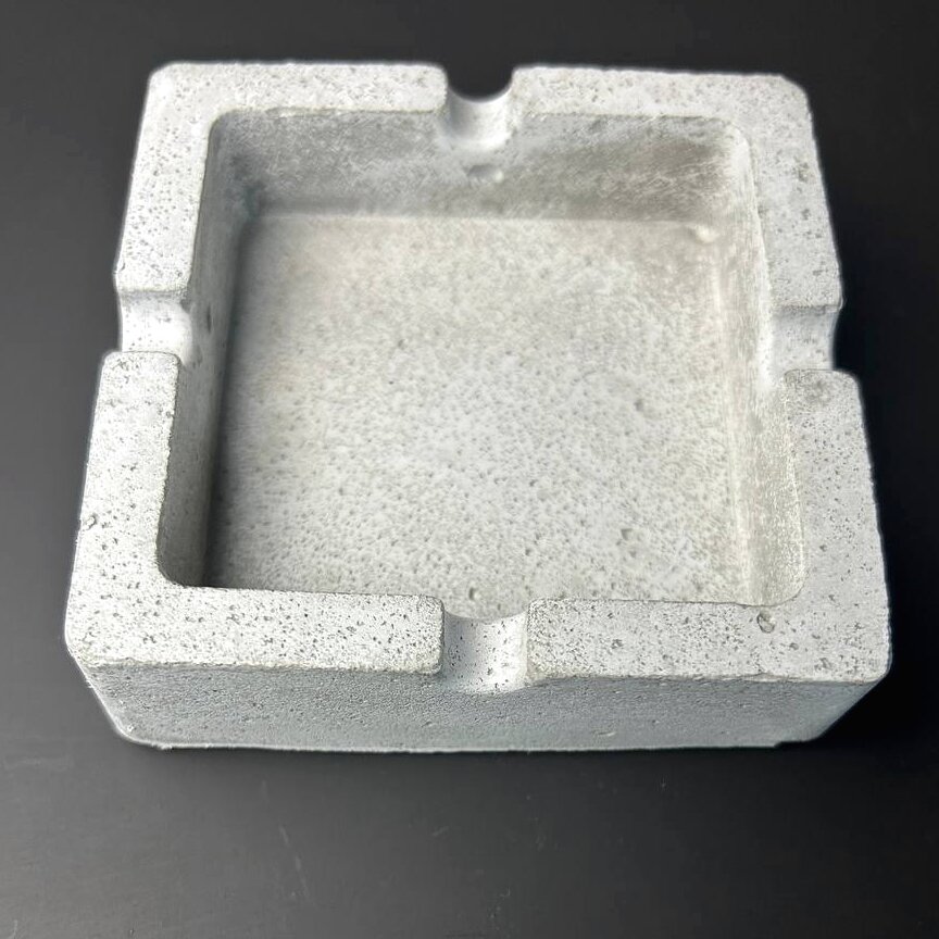 Пепельница из бетона