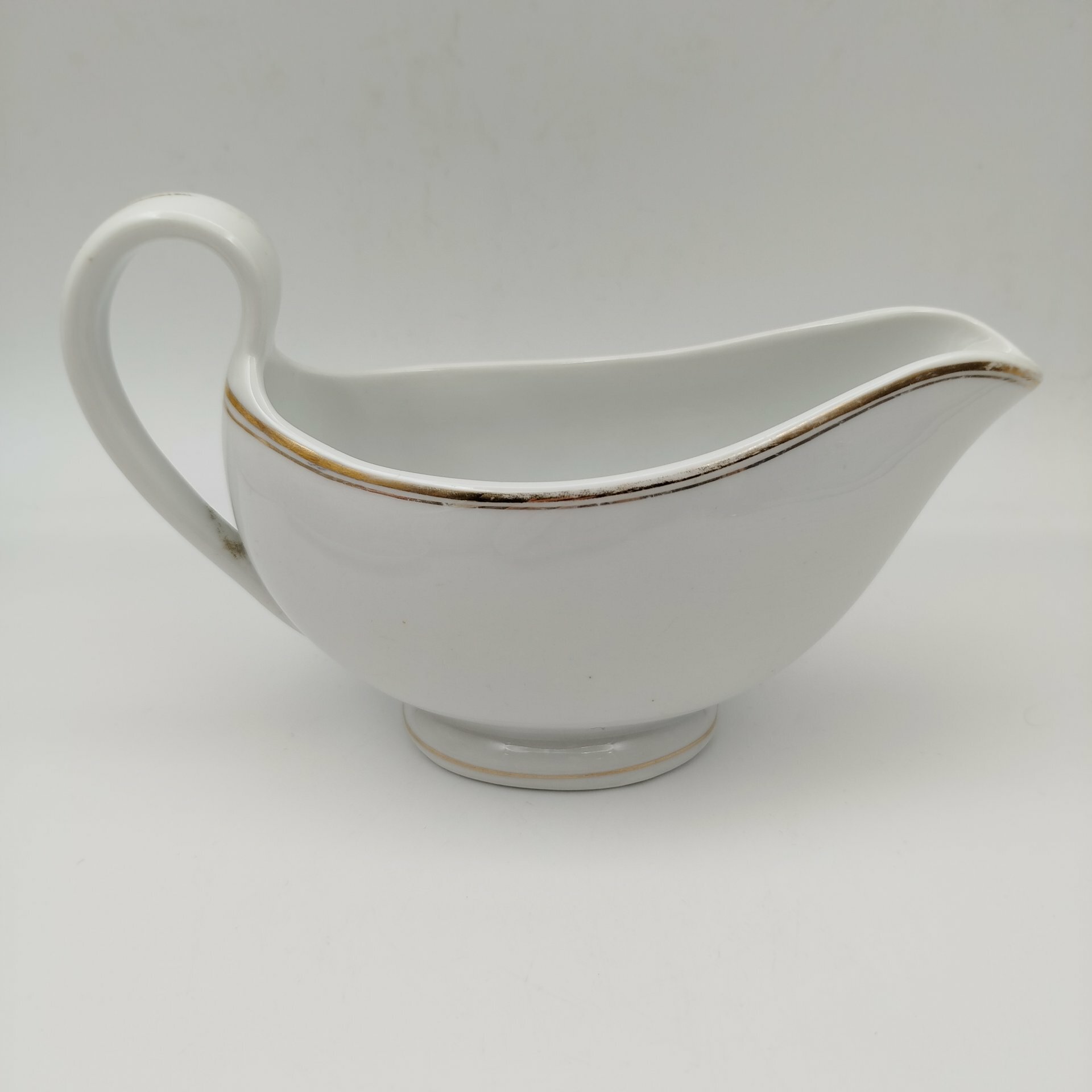 Соусник с декором в виде золотого канта, фарфор, золочение