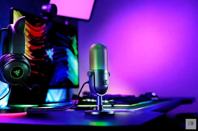 Razer Микрофон студийный Seiren V3 Chroma, белый