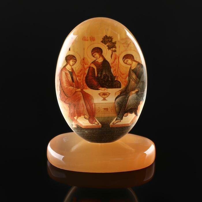 Икона овал на поставке с фоном'Святая троица', селенит