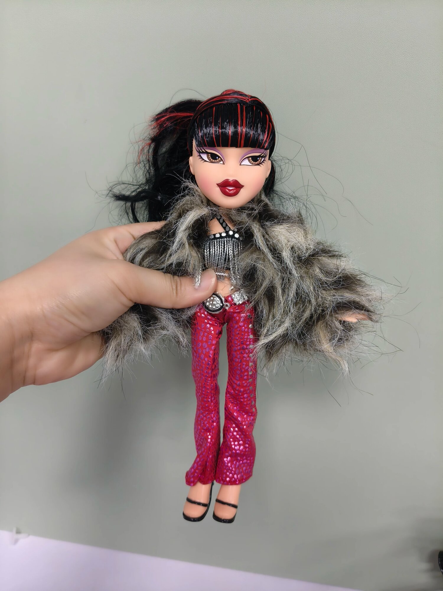Bratz Головы для кукол, одежда Серый, Темно-серый