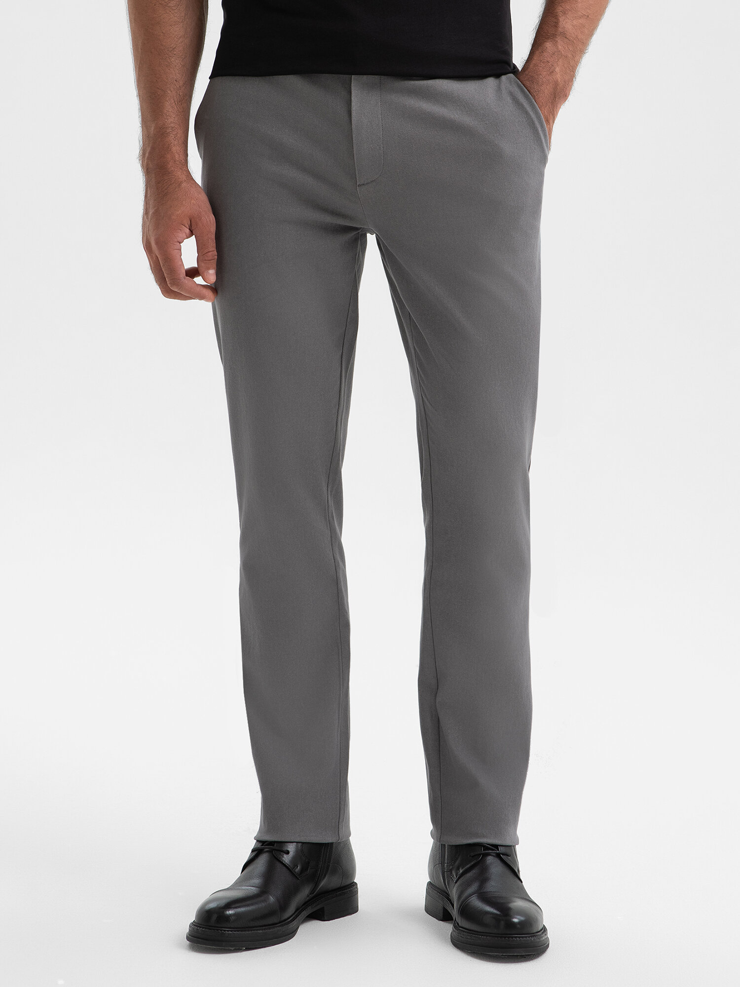 Брюки чинос