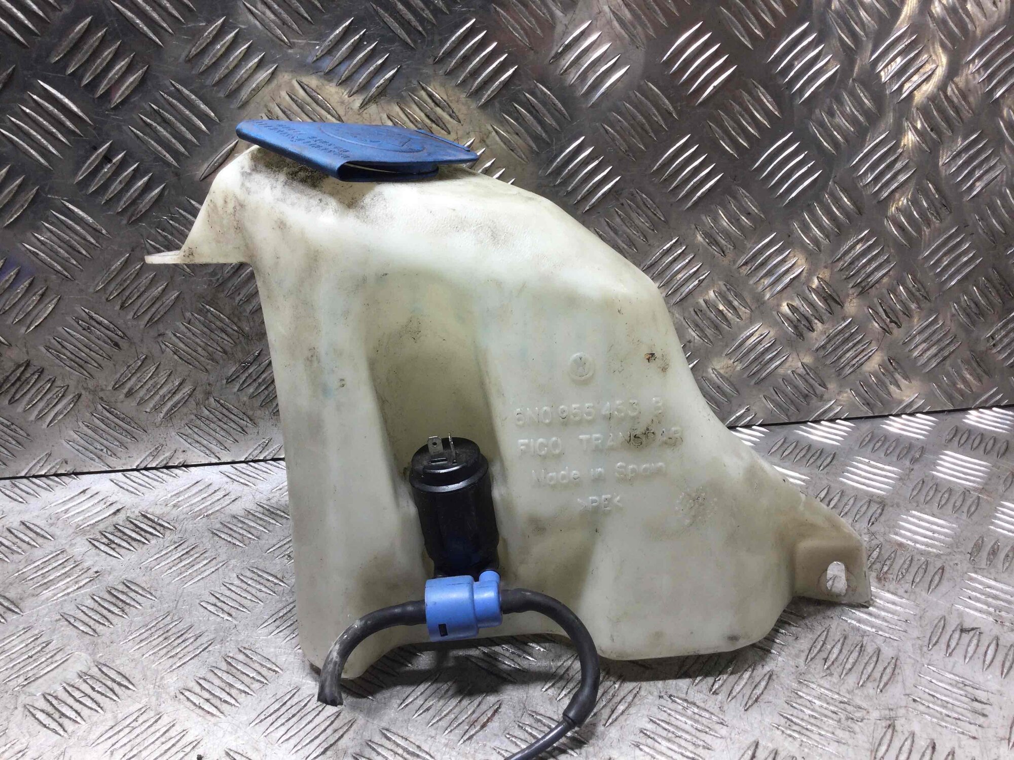 Б/У Бачок омывателя Volkswagen Polo 3 поколение (1994-2001) 2001 г.