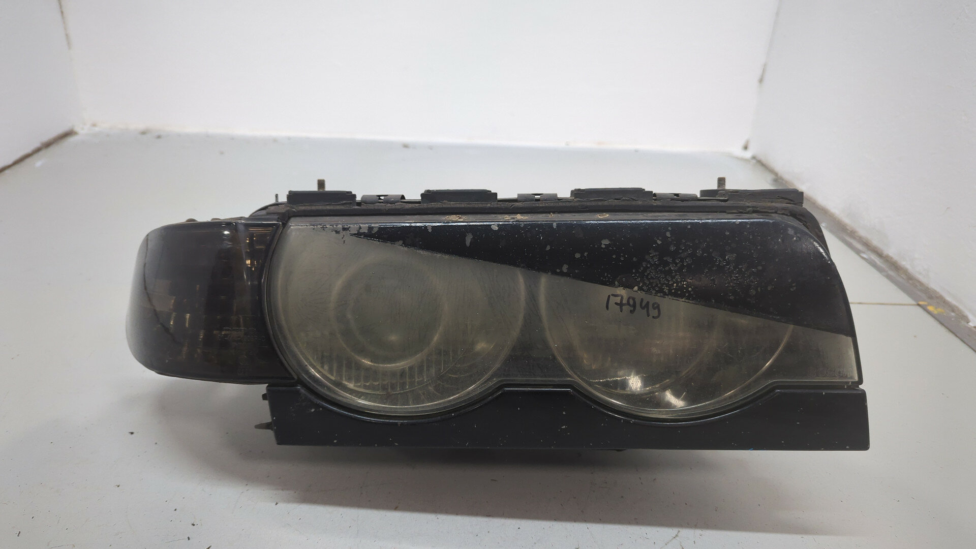 Фара (передняя) правая BMW 7 E38 Б/У