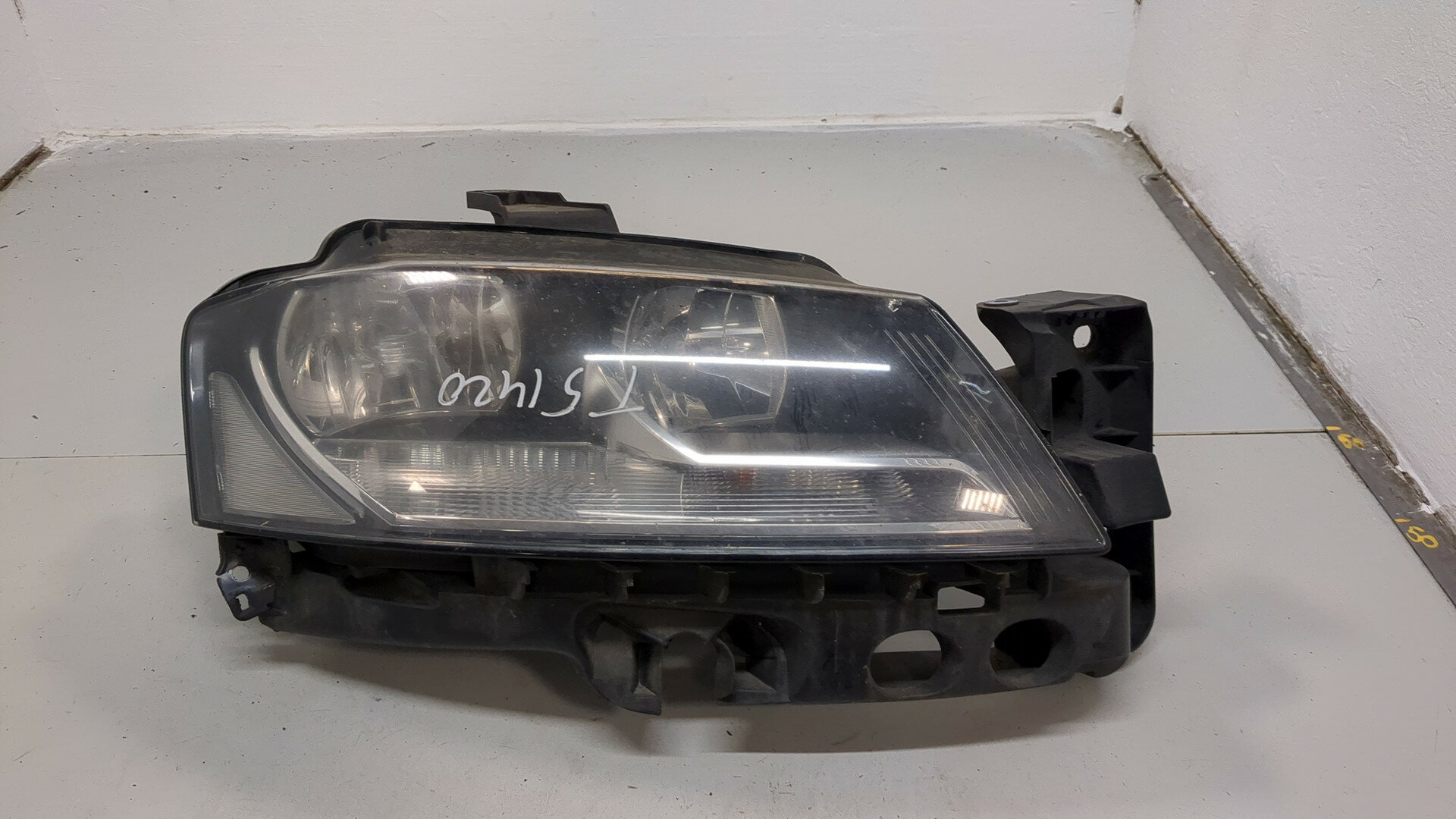 Фара (передняя) правая Audi A3 (8P) Б/У