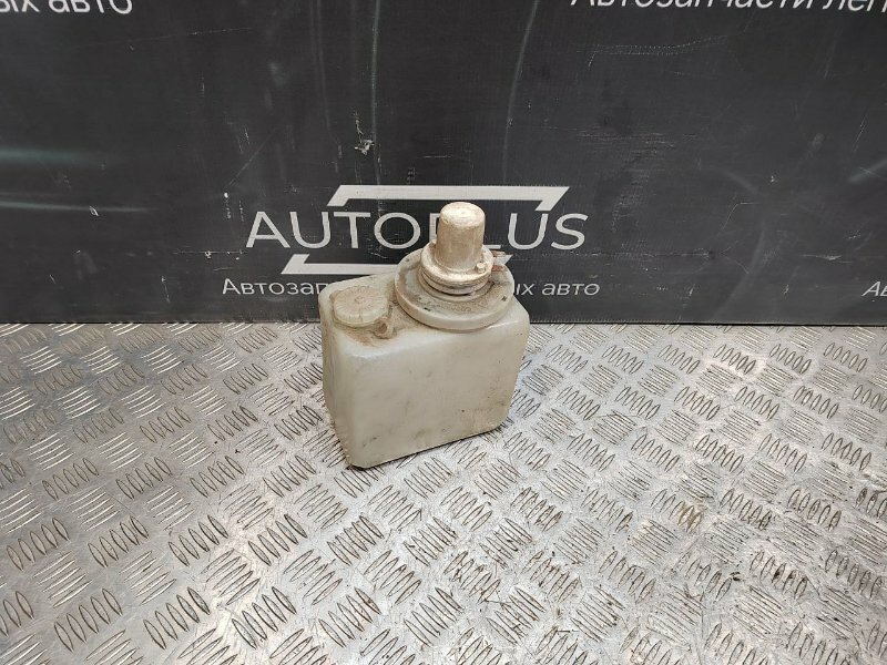 Бачок стеклоомывателя