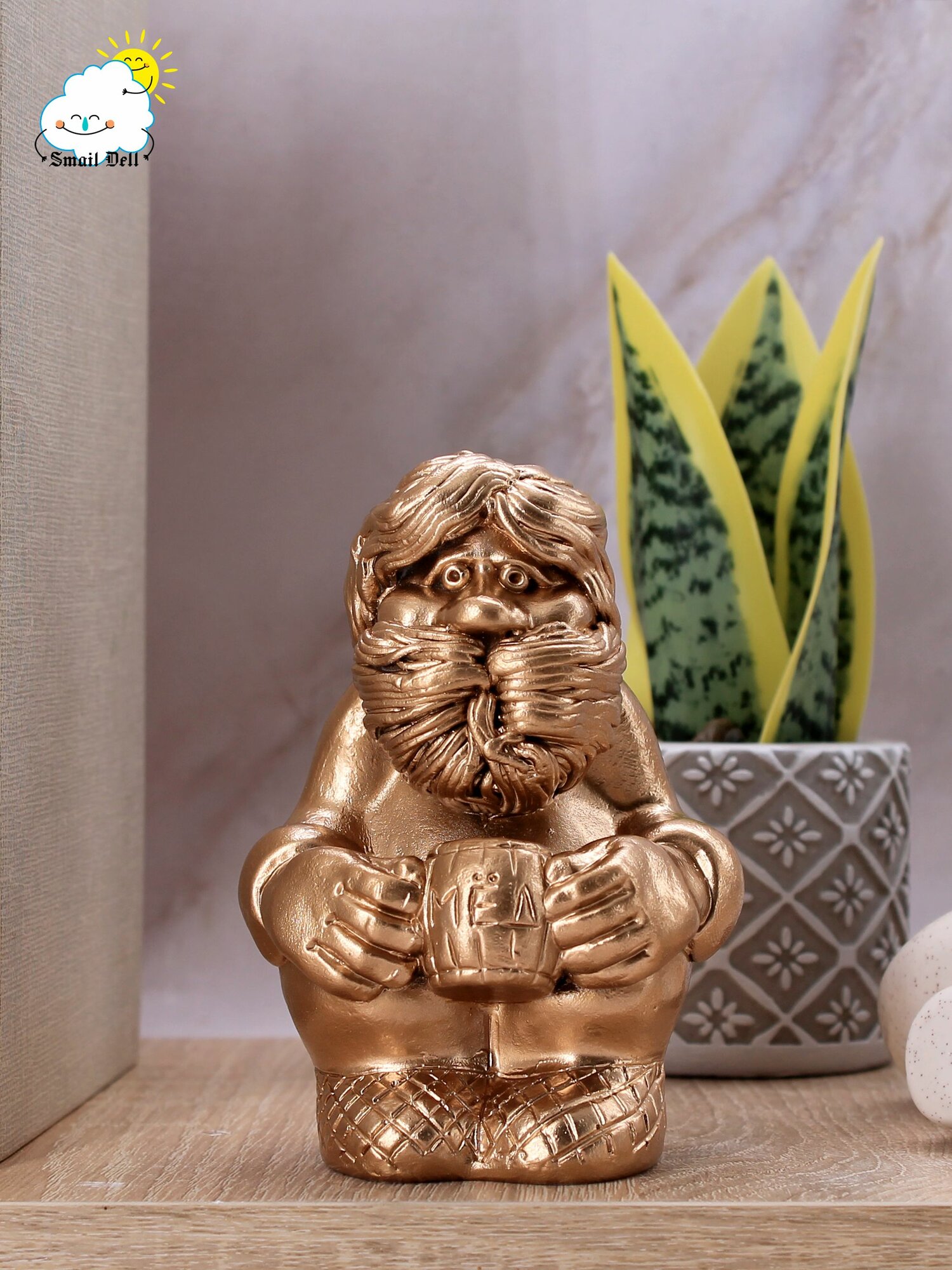 Интерьерная статуэтка "Домовой с бочонком мёда", 11см, гипс, бронза