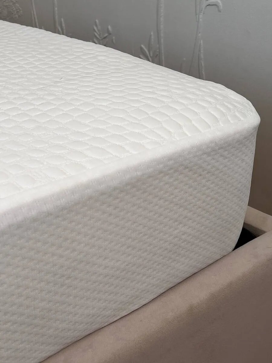 Наматрасник непромокаемый на резинке 90х200 см