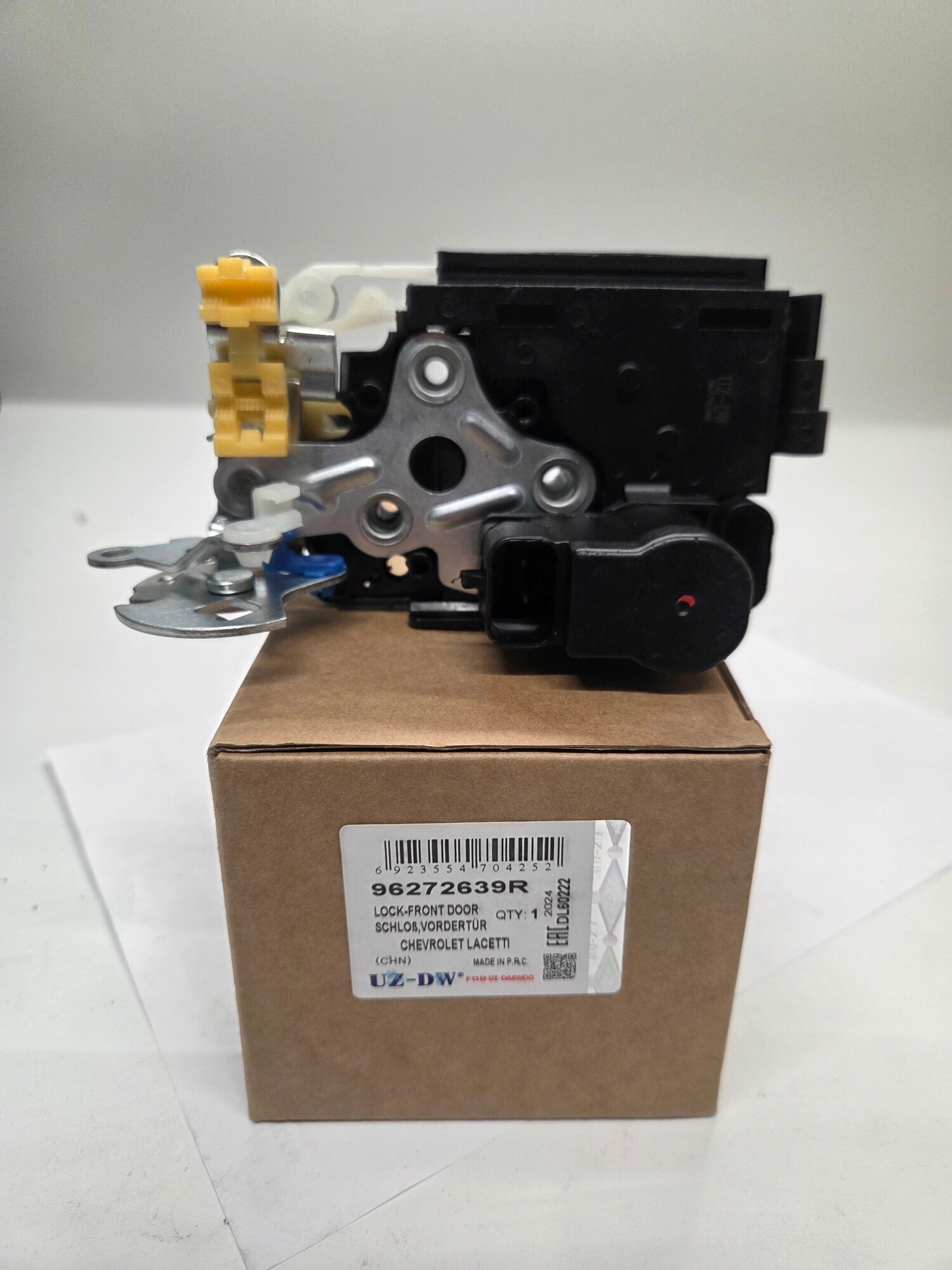 Замок двери RH CHEVROLET AVEO (T250)/LACETTI (J200) 2002 - 2011 UZ-DW 96272639