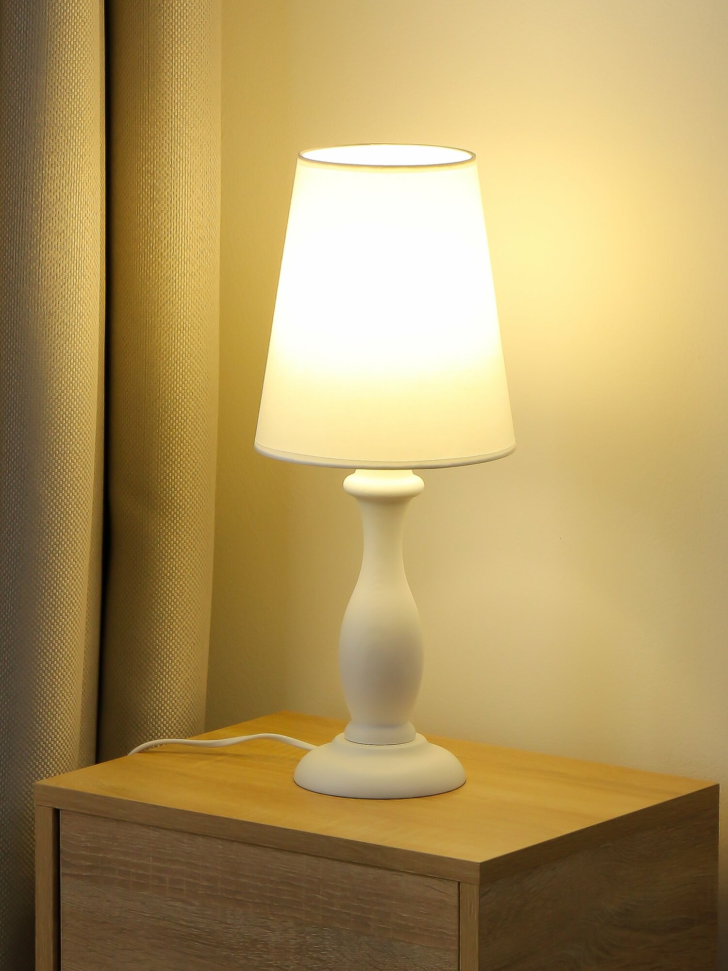 Светильник настольный HouseLoft HL003, 43 см, белый, с абажуром, цоколь E14, современный стиль для дома и офиса
