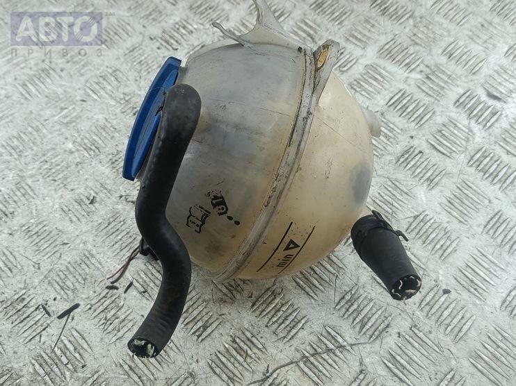 Бачок расширительный Volkswagen Caddy (2004-2010)