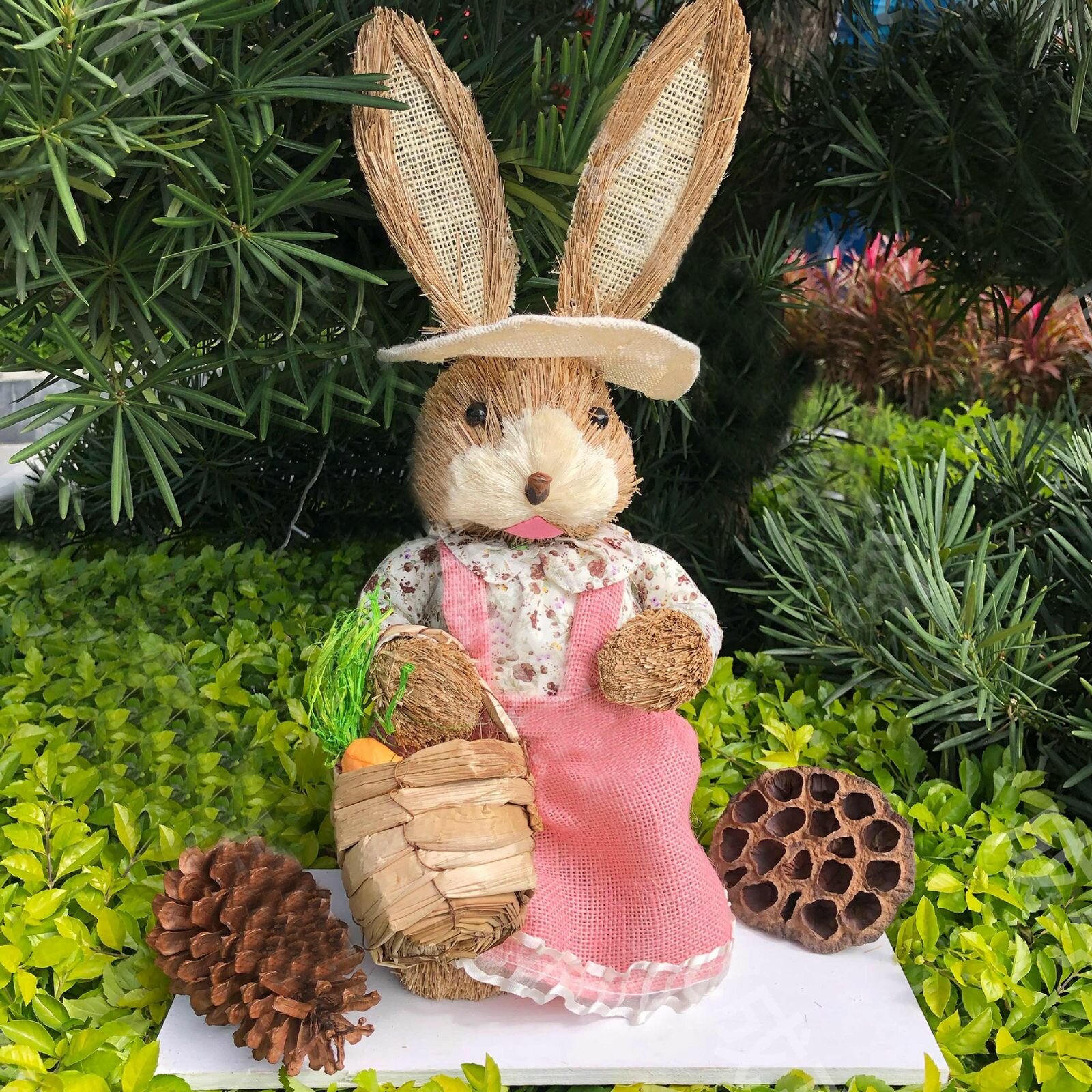 Пасхальные украшения - Кролик из соломки