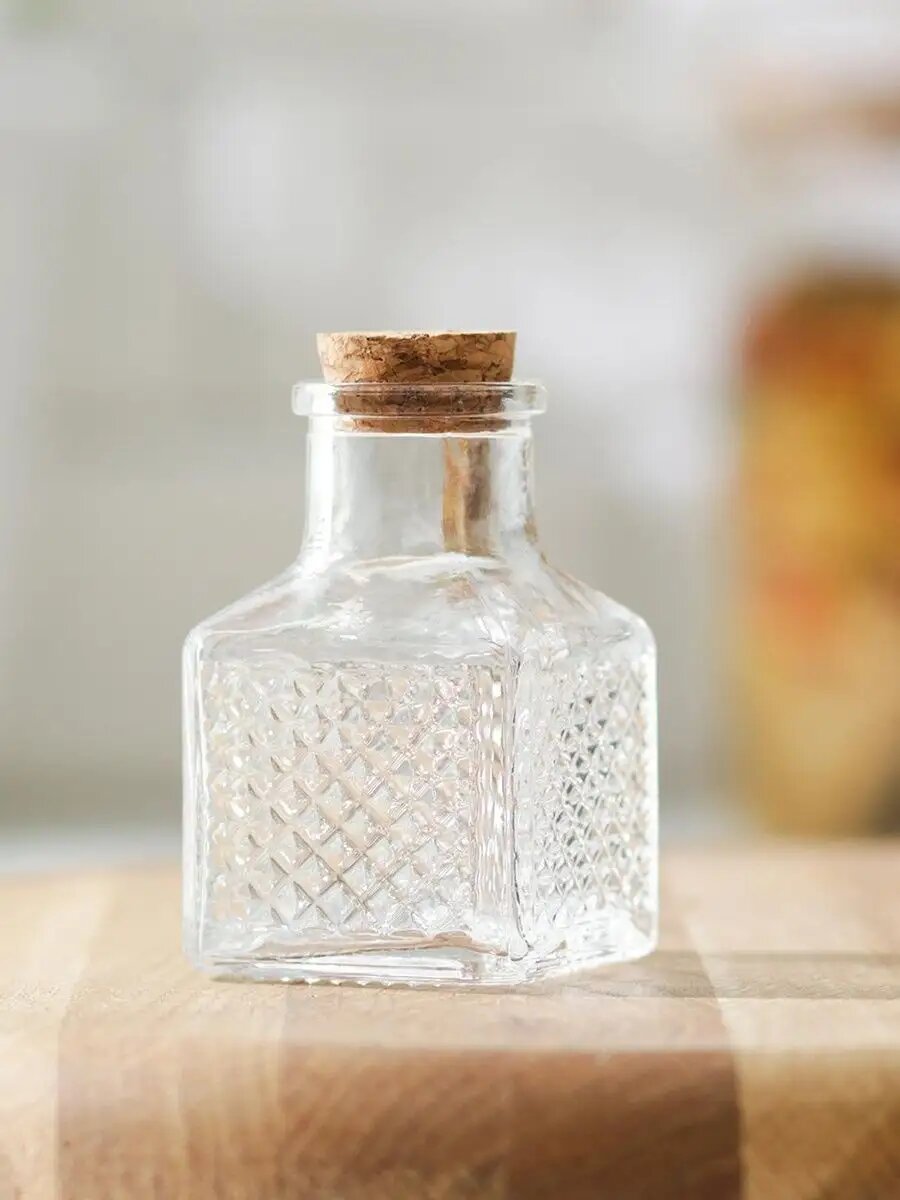 Бутылочка для массажных и косметических масел Графинчик, стекло, 7 см, 50 мл