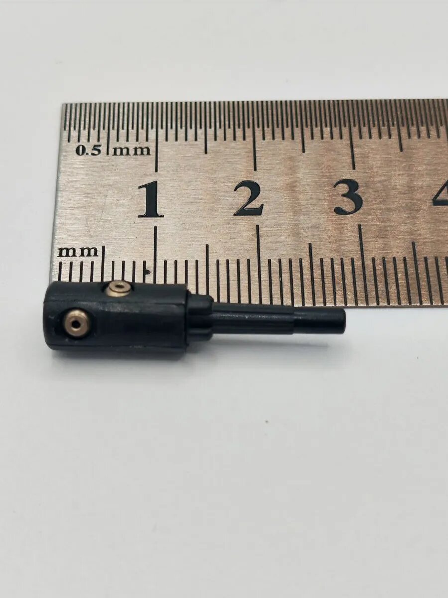 Форсунка омывателя 5-й двери — фото 1