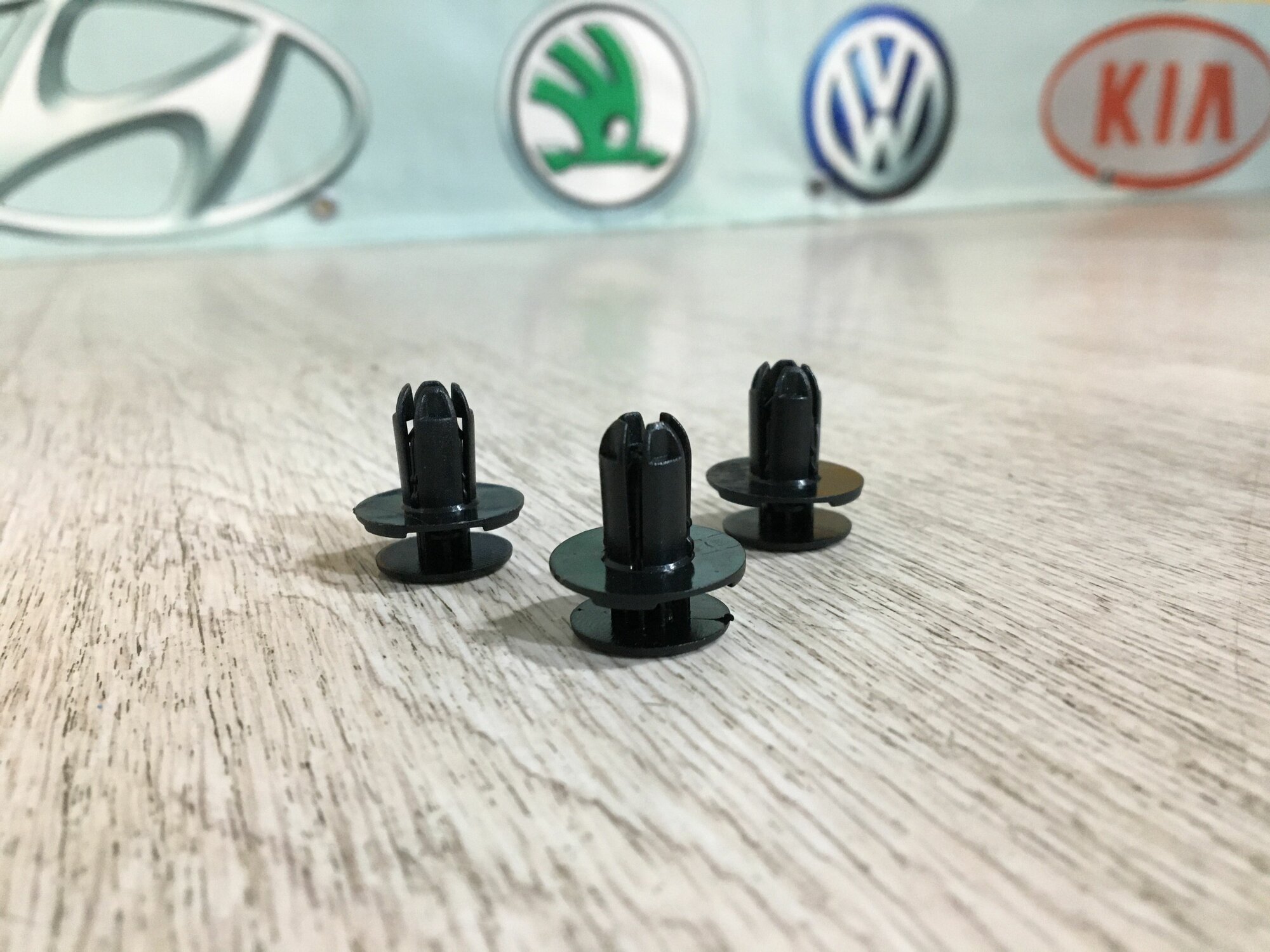 Клипса крепежная бампера подкрылка Kia Hyundai Киа Хендай