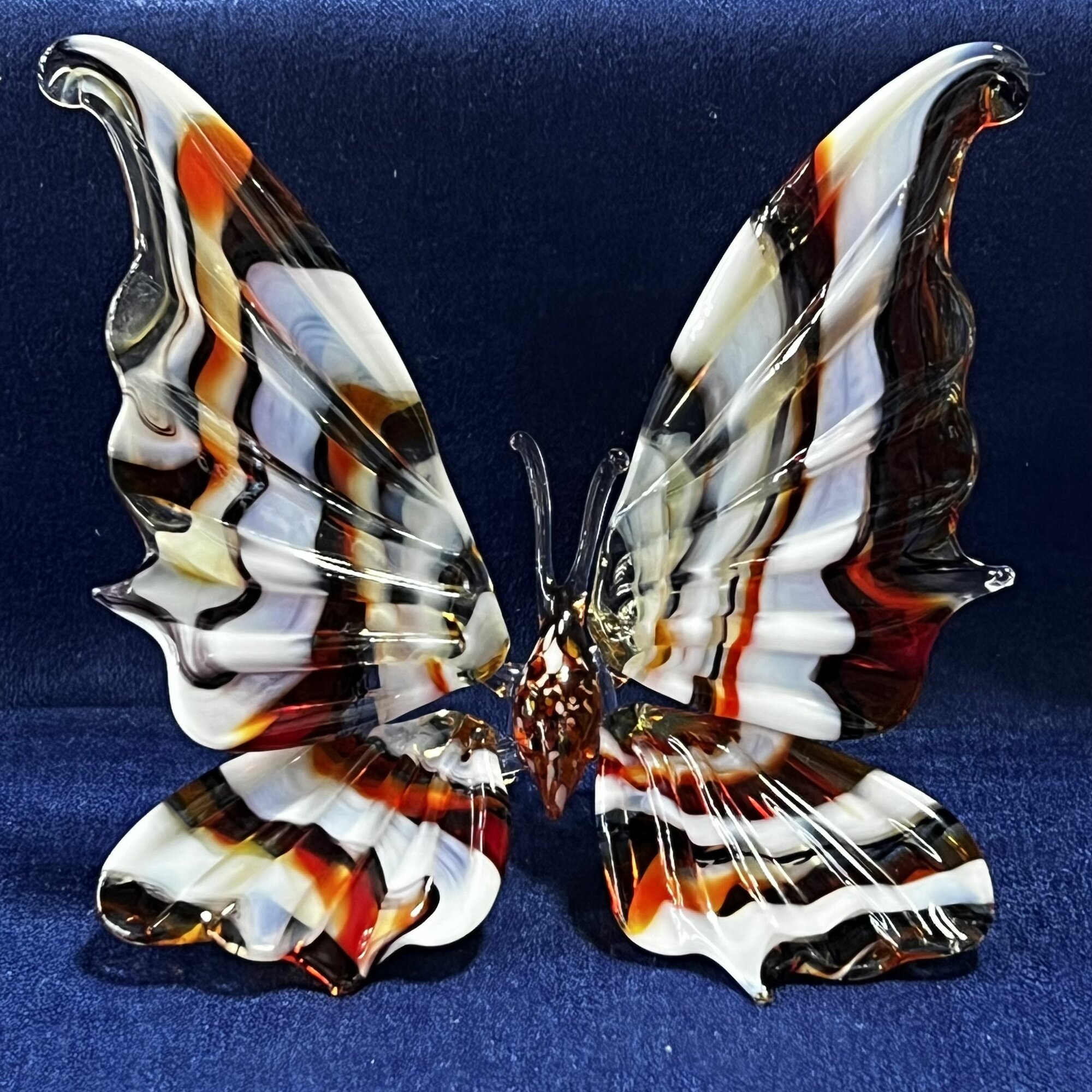 Бабочка из цветного стекла с Красно-Белыми крылышками