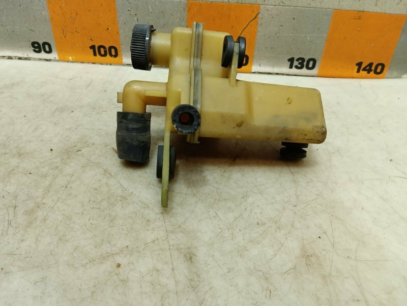 Б/У Бачок ГУР Бачок гидроусилителя Mazda Mazda3 2005 BK 456949 MAZDA арт. BN9R32690A