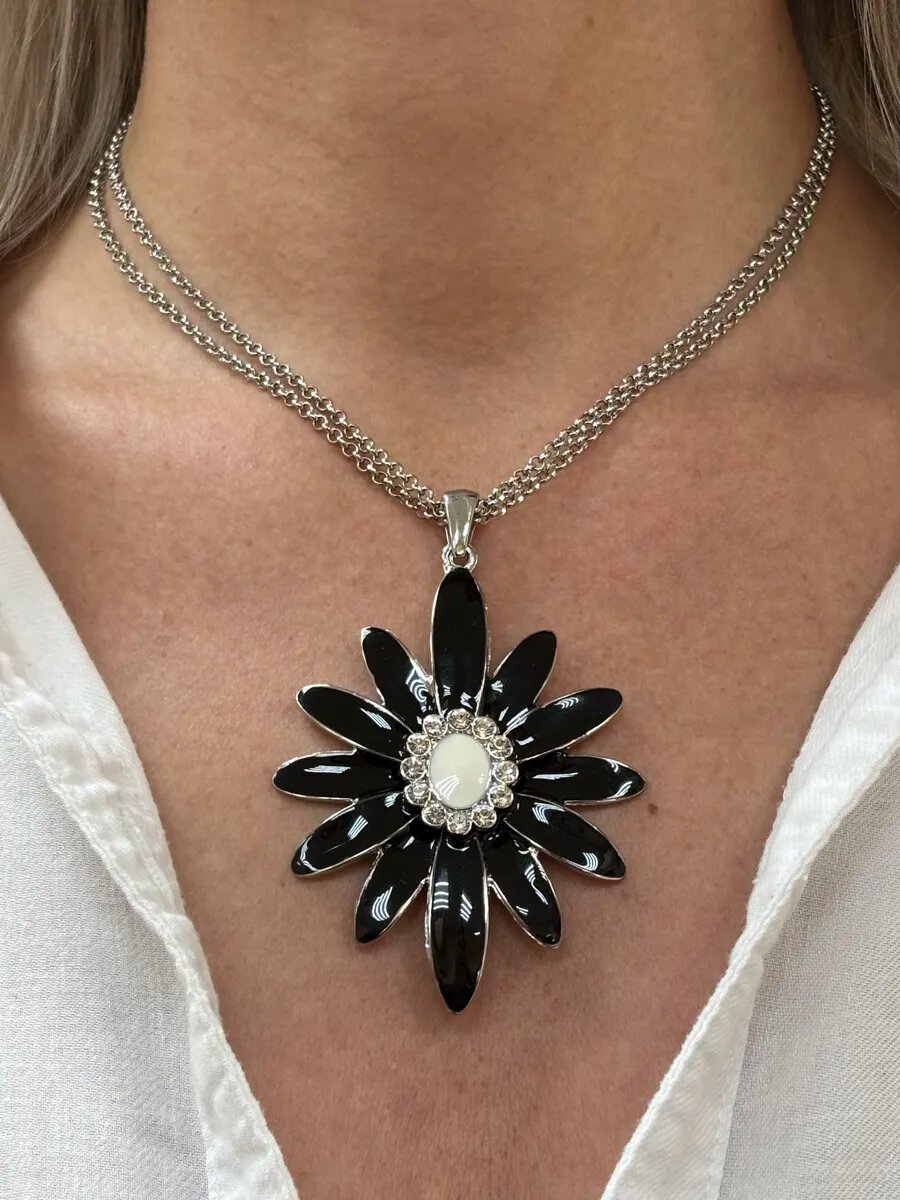 Комплект бижутерии: серьги, колье, эмаль