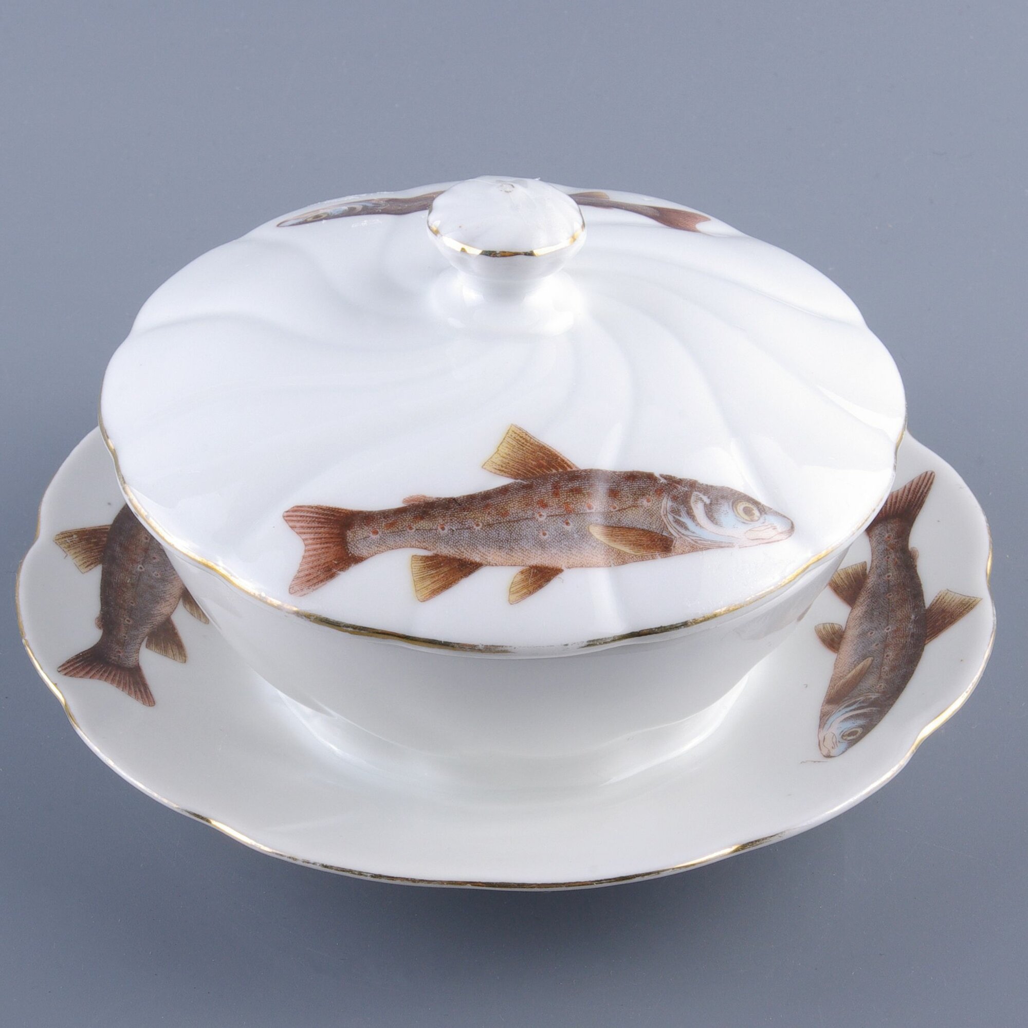 Винтажный соусник "Рыба". Фарфор, деколь, золочение. Victoria, Чехословакия,1920- 1930 гг.