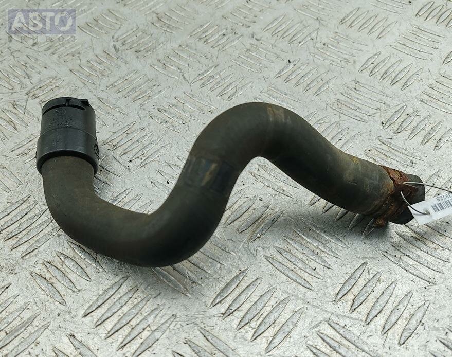 Патрубок отопителя (печки) Opel Meriva A (2003-2010)