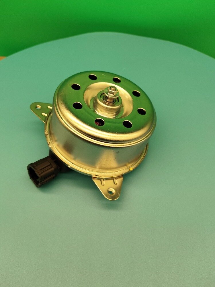 Мотор вентилятора охлаждения Nissan X-TRAIL 2004