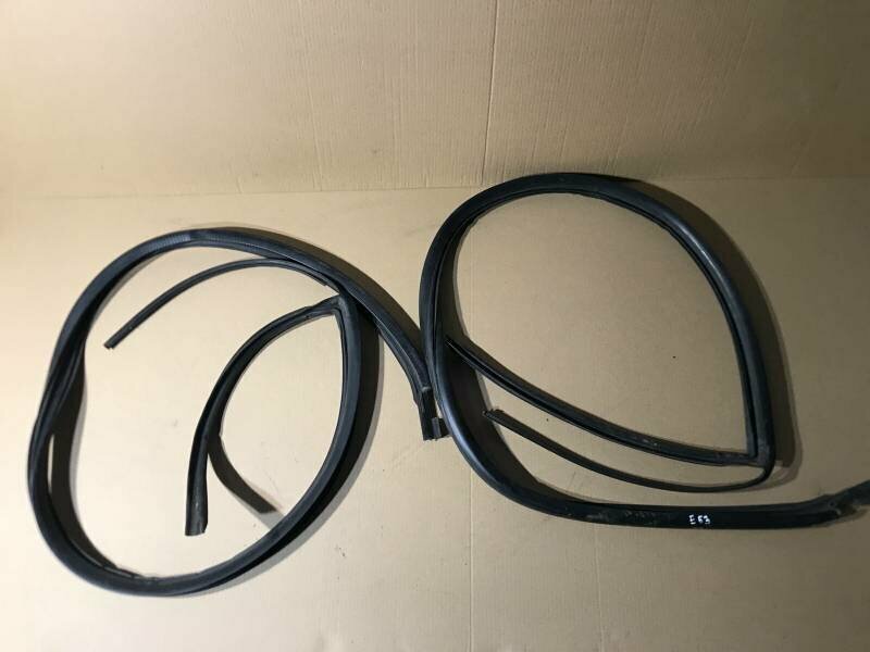 Уплотнитель проема двери передней левой BMW X5 E53 2000-2007