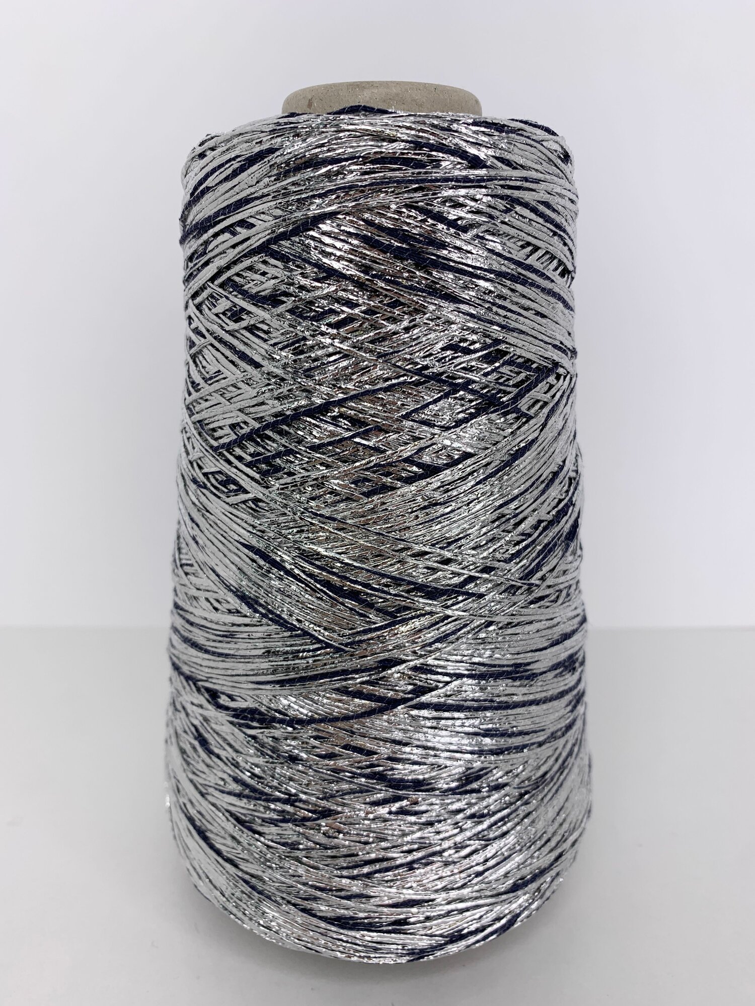 LINO CHIC - Luxury Production by Ri.go; 82% лен, 16% фольга, 2% п/а; 260м/100гр; col.5815, цвет: сине-черный, фольга серебро; вес 250гр; italyyarn