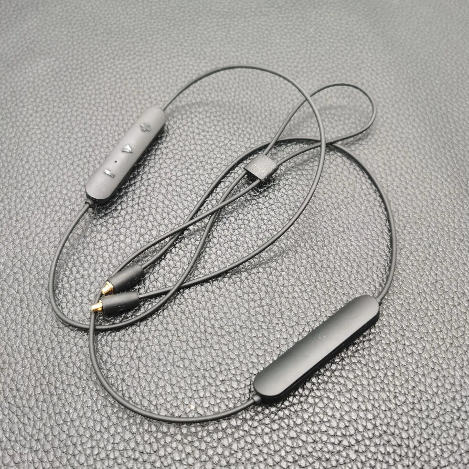 Беспроводной адаптер Poyatu Bluetooth черный MMCX