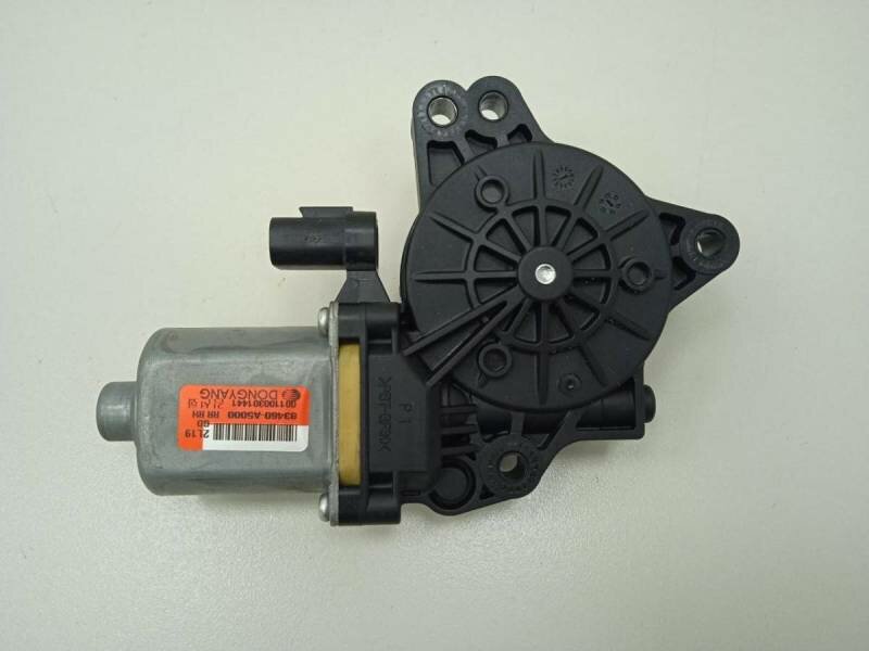 Моторчик стеклоподъемника Hyundai i30 GD 2012 кат.номер: 83460A5000