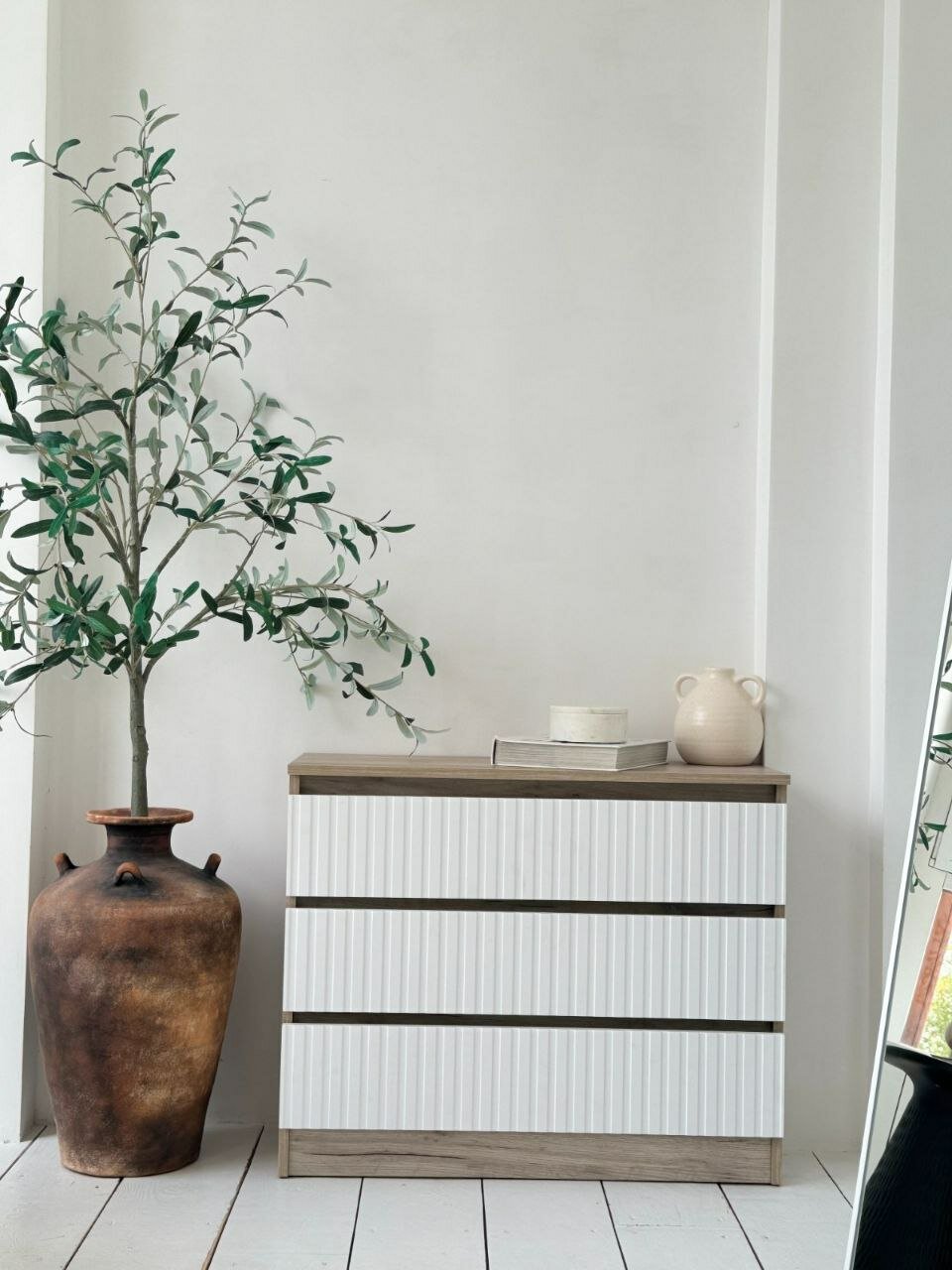 Комод №9 узкий 3 ящика (80,4х33х65 см), Дуб крафт серый/МДФ Белый софт, шариковые направляющие