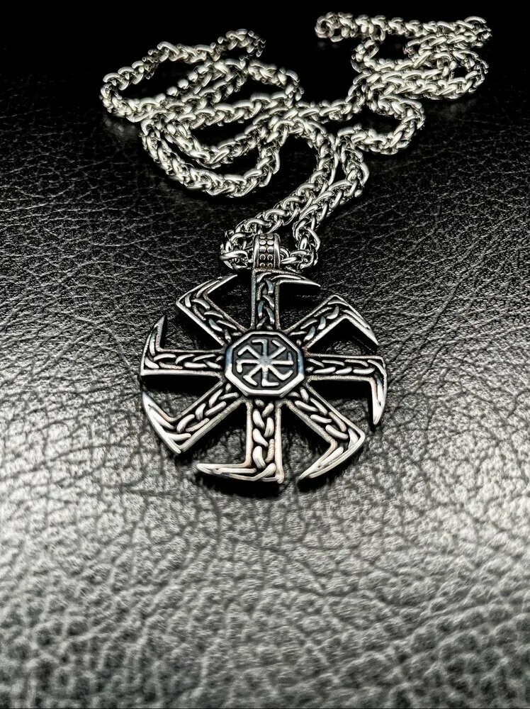Славянский оберег Коловрат на цепочке