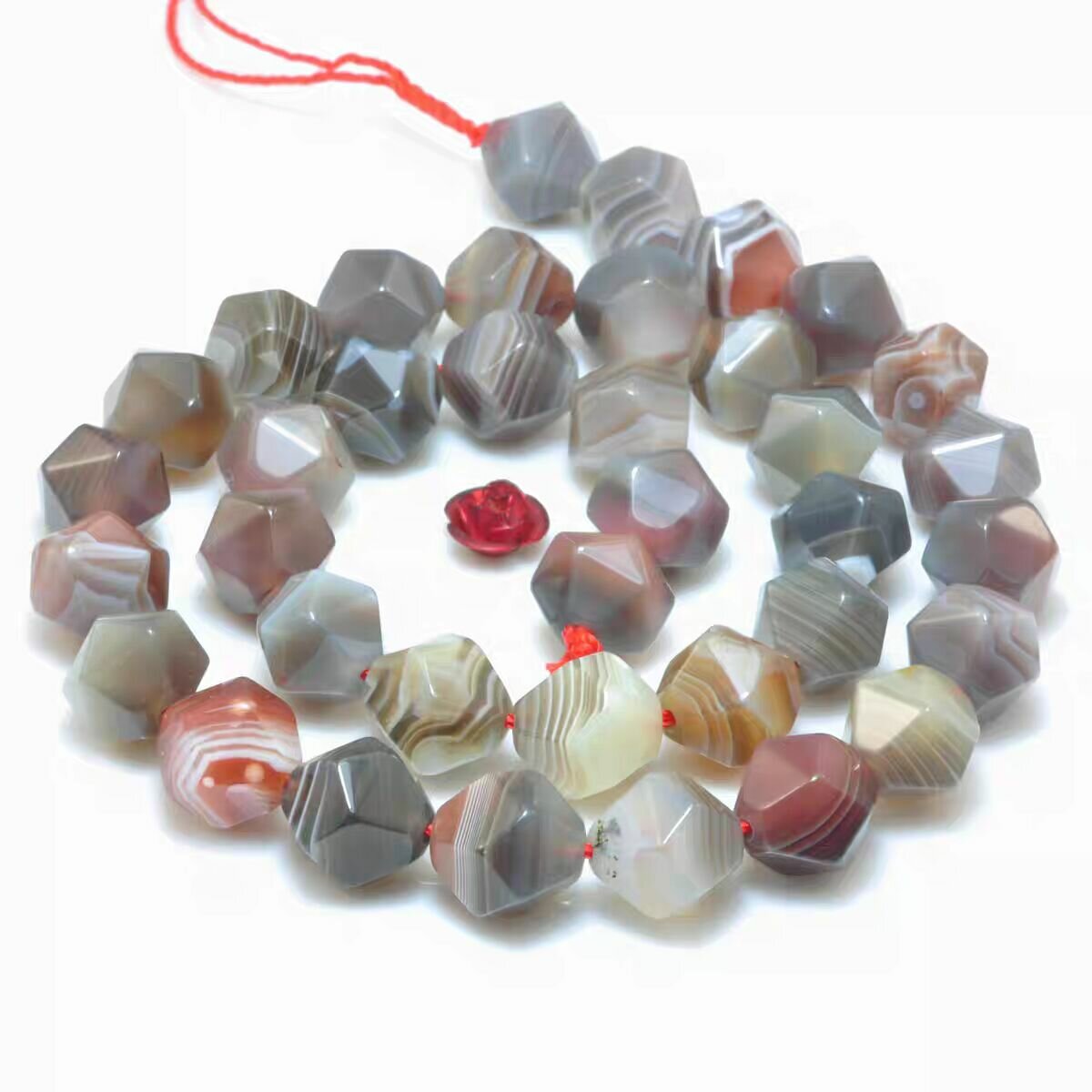 Бусина агат Ботсванский розово-серый шар ромб гладкий 10 мм (длина 19 см)