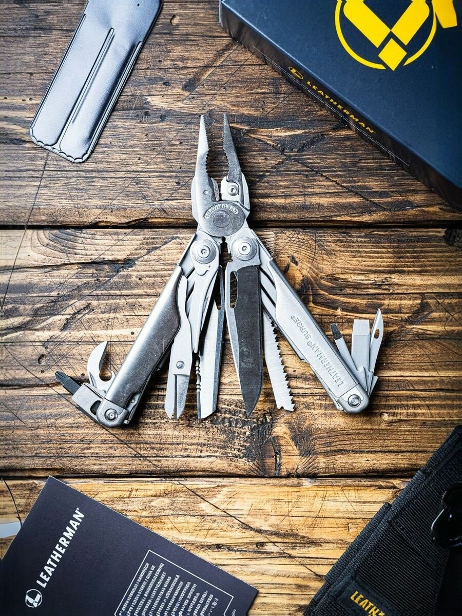 Мультитул Leatherman Surge