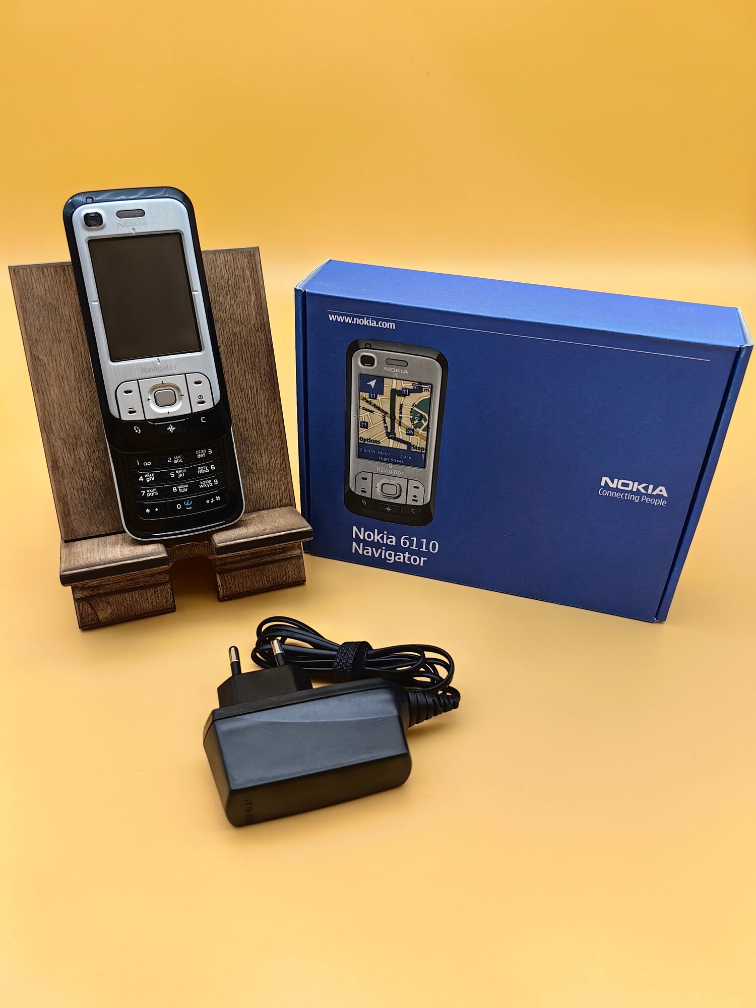 Мобильный раритетный кнопочный телефон слайдер Nokia 6110 Navigator, Черный