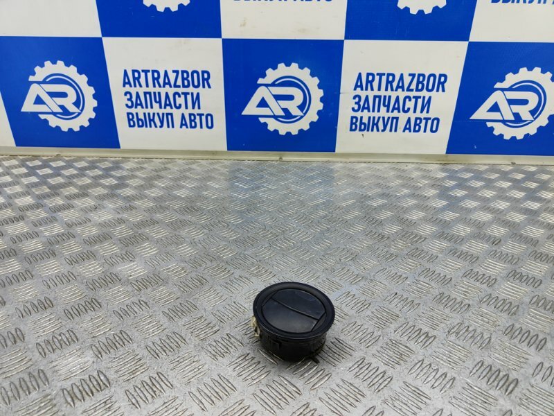 Б/У Дефлектор воздушный Volkswagen Amarok / Фольксваген Амарок 2.0 CNF 140 Л.С 2013