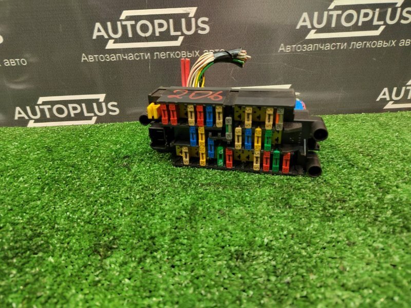 Блок предохранителей Peugeot 206 2001 (1.4 KFW) Б/У с пробегом