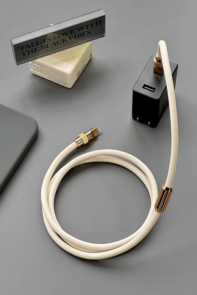 Кабель зарядный 1м от USB к Lightning для iPhone 8-14, акценты кремового белого и золотого цвета, стандартная зарядка