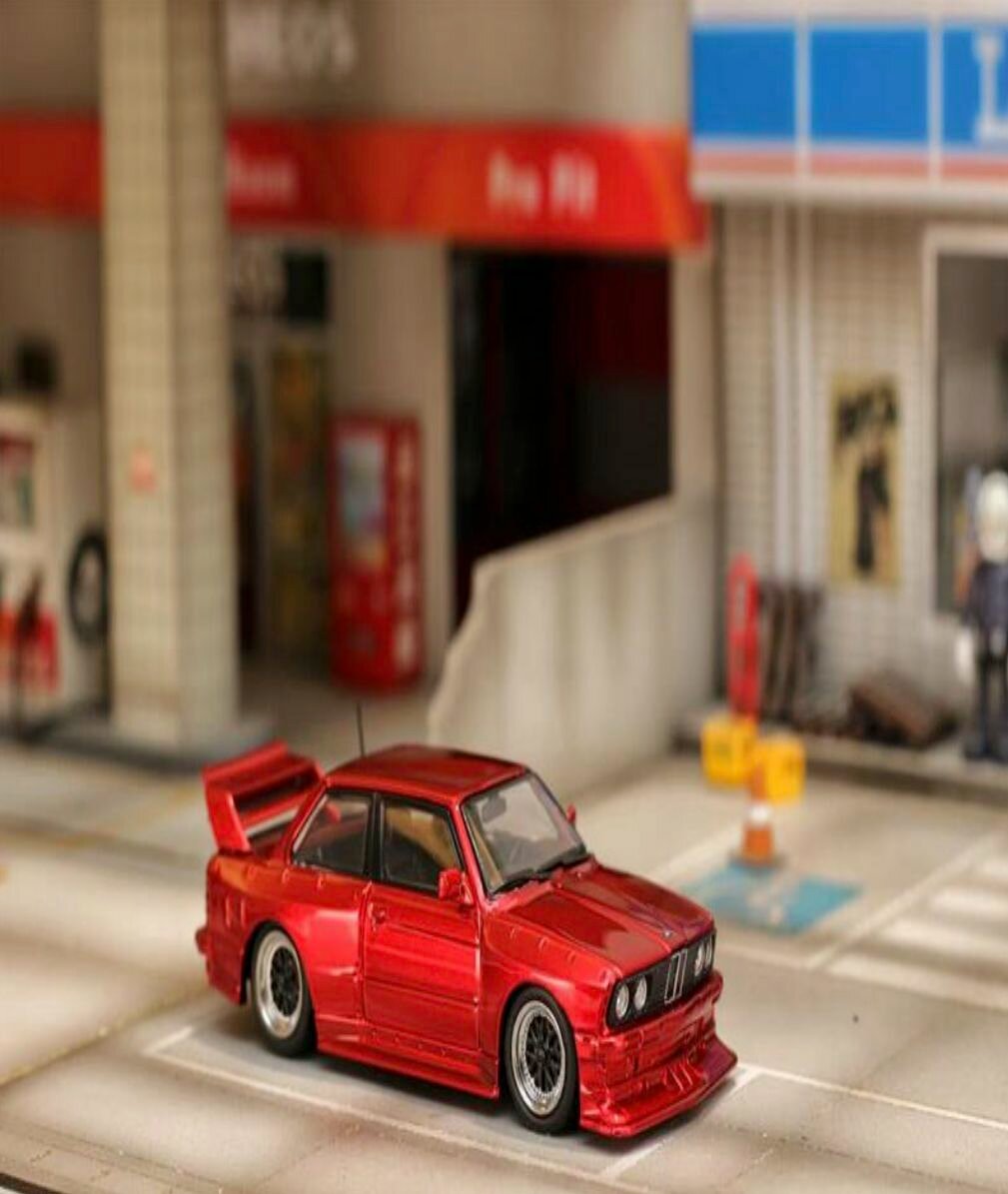 Коллекционная машинка SW 1:64 BMW E30 M3 LTO Red