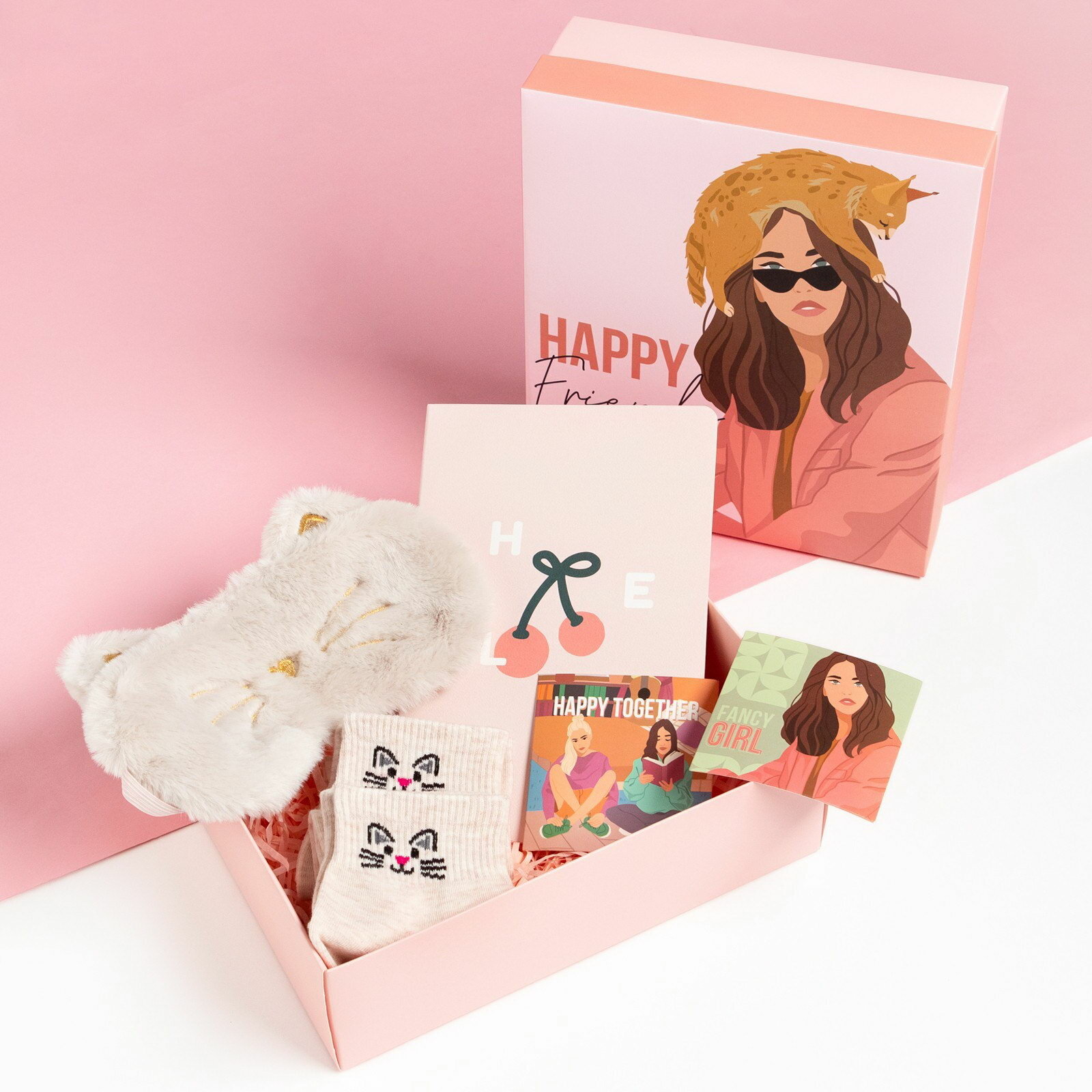 Набор подарочный Happy Friends, носки, маска для сна, открытки 2 шт, записная книжка