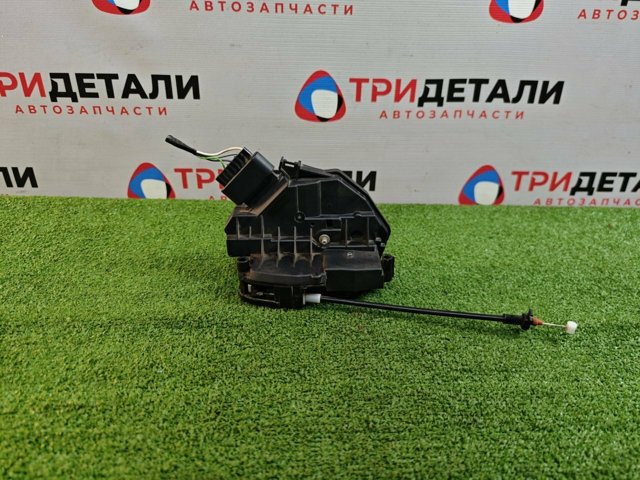 Замок боковой двери Ford Focus 1.6 PNDA 2012 задн. лев. (б/у)