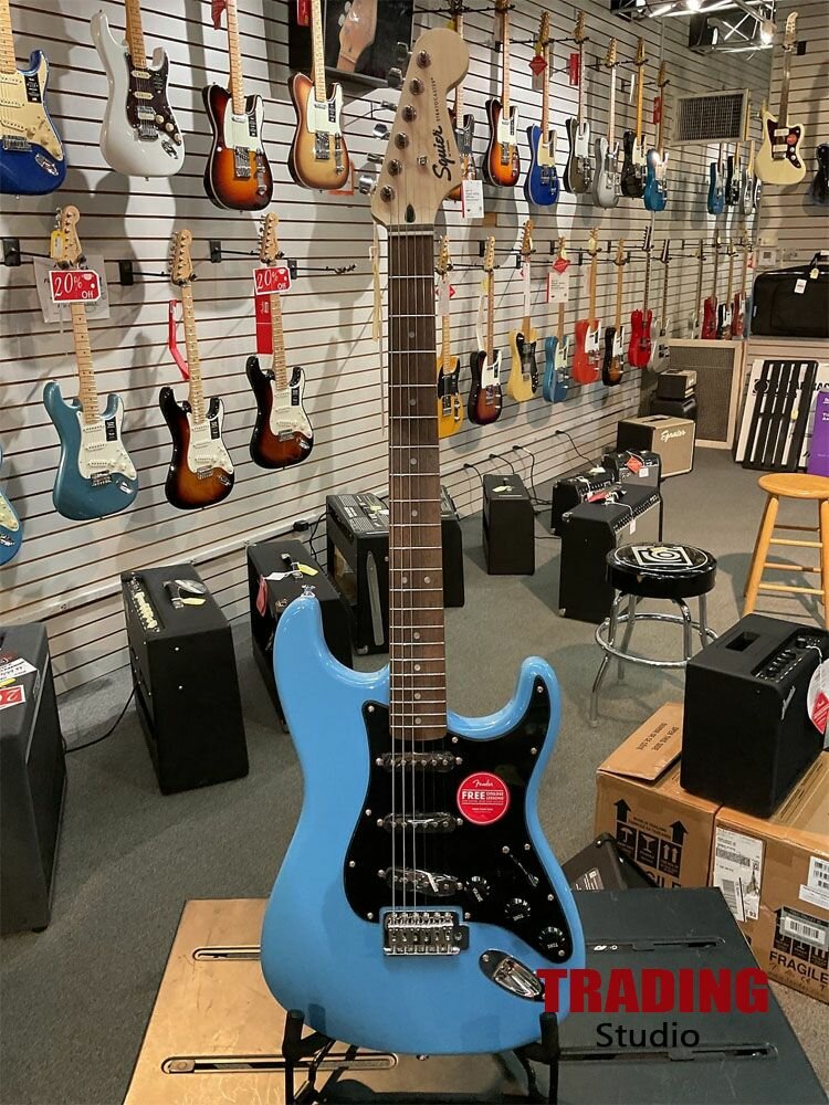 Электрогитара Fender Squier Sonic Stratocaster — фото 1