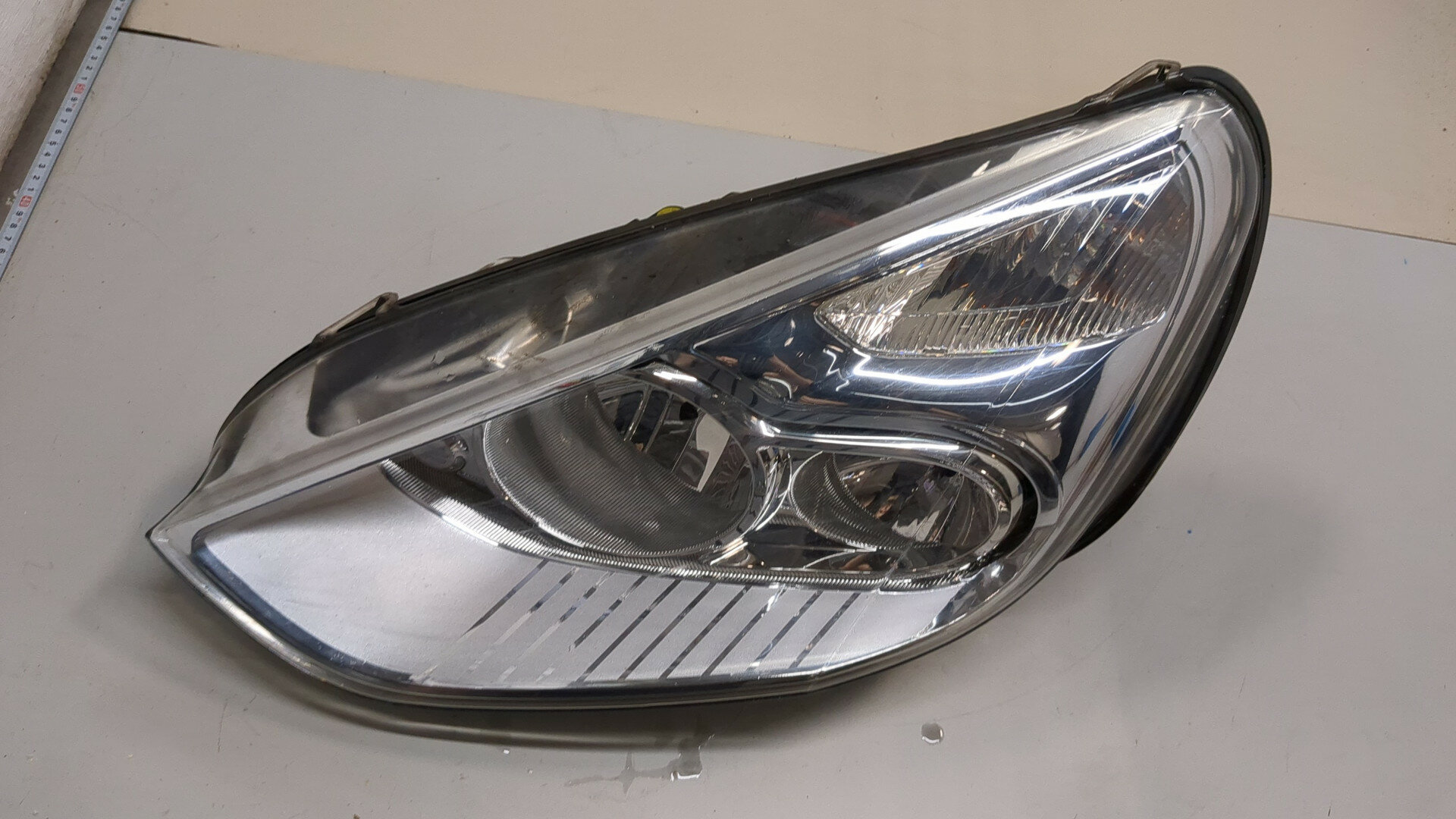 Фара (передняя) левая Ford S-Max Б/У